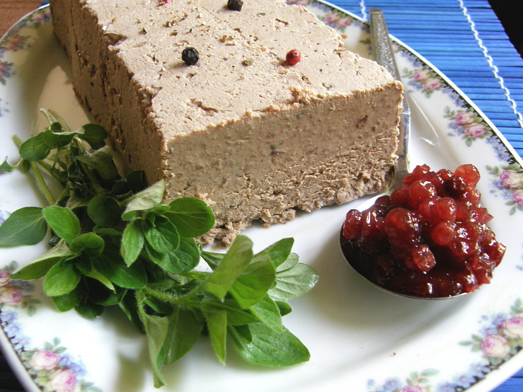 Paštika z kuřecích jater recept - TopRecepty.cz