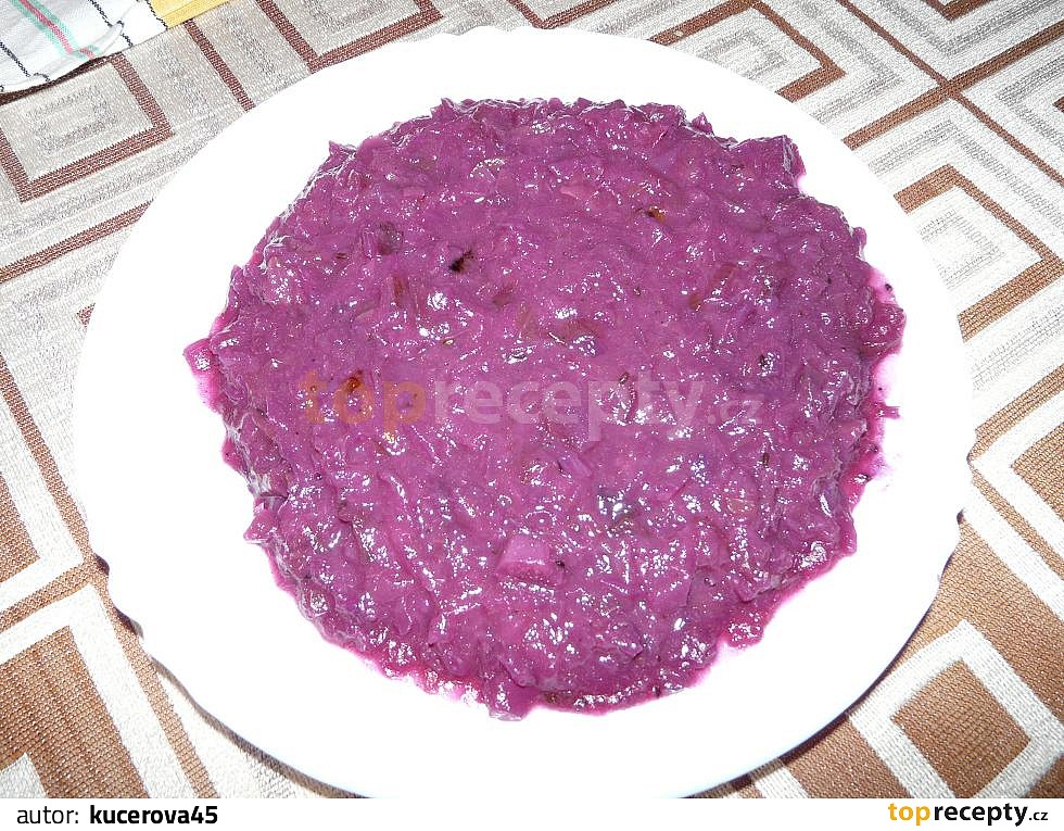 Červené zelí s jablky recept - TopRecepty.cz