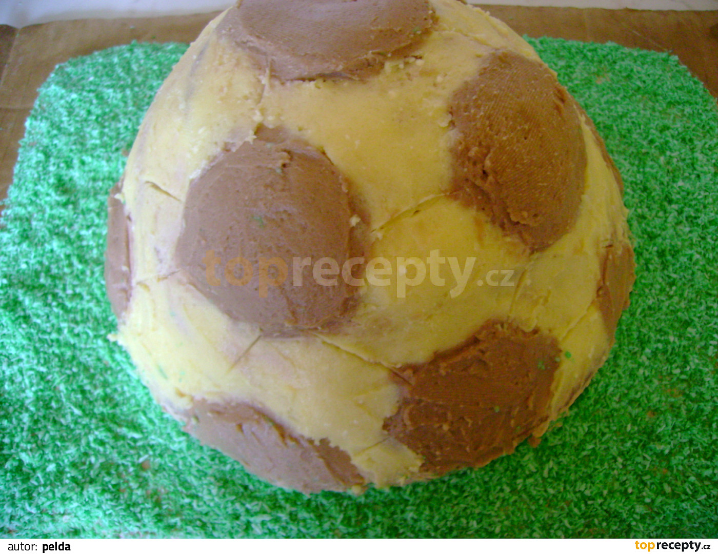 Dort fotbalový míč recept - TopRecepty.cz