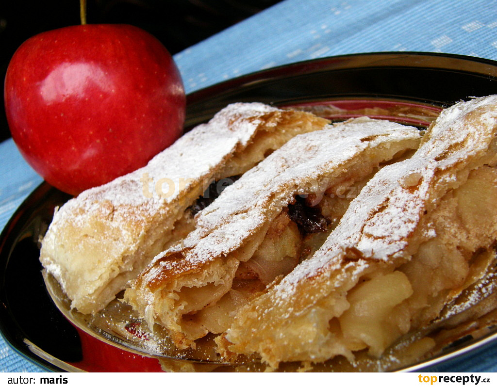 Jablkový závin z listového těsta recept - TopRecepty.cz