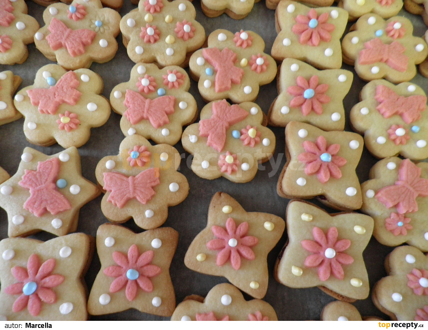 Linecké cukroví Marcella recept - TopRecepty.cz