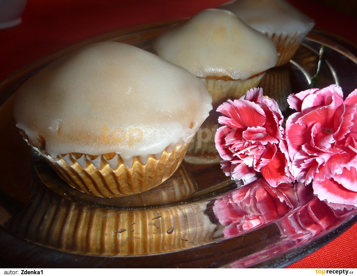 Makové muffiny recept - TopRecepty.cz