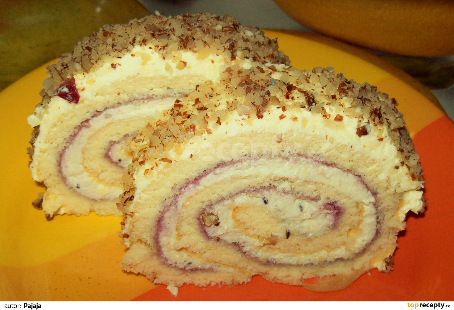 Nadýchaná piškotová roláda recept - TopRecepty.cz