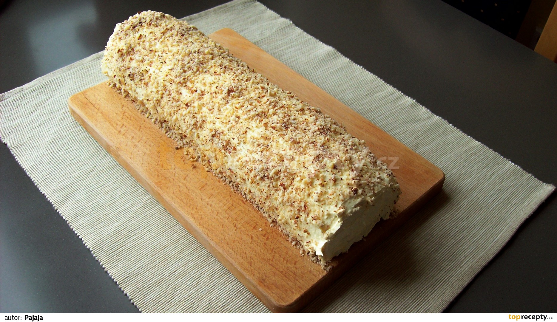 Nadýchaná piškotová roláda recept - TopRecepty.cz