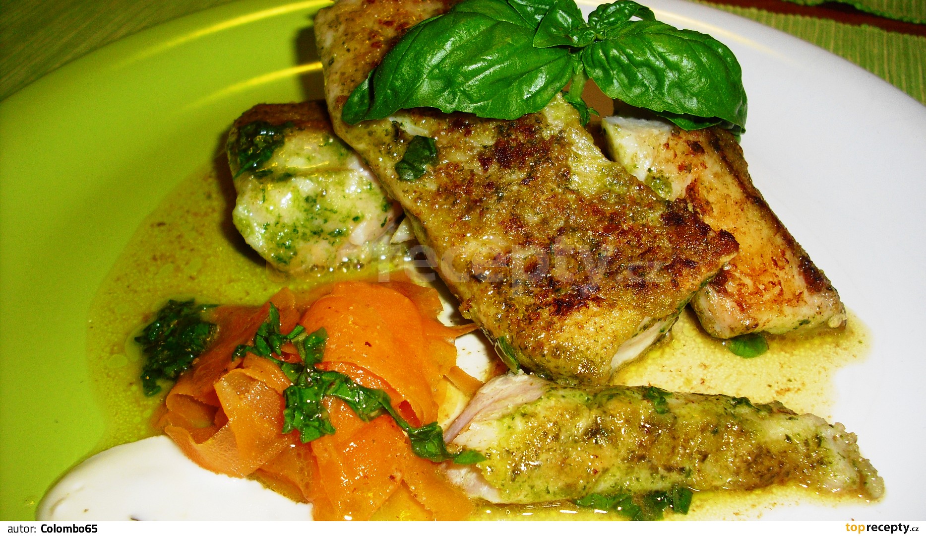 Nilský okoun v bazalkovo-parmezánovém pestu recept - TopRecepty.cz