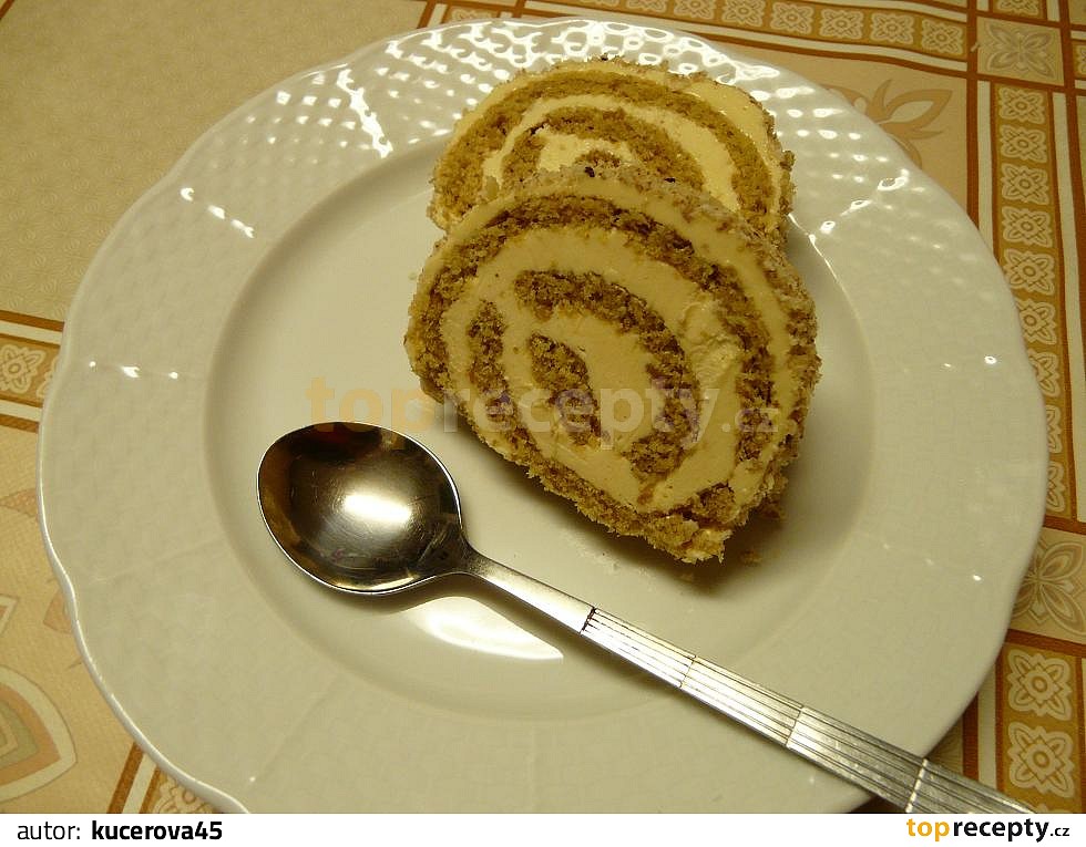 Ořechová roláda s karamelovým krémem recept - TopRecepty.cz