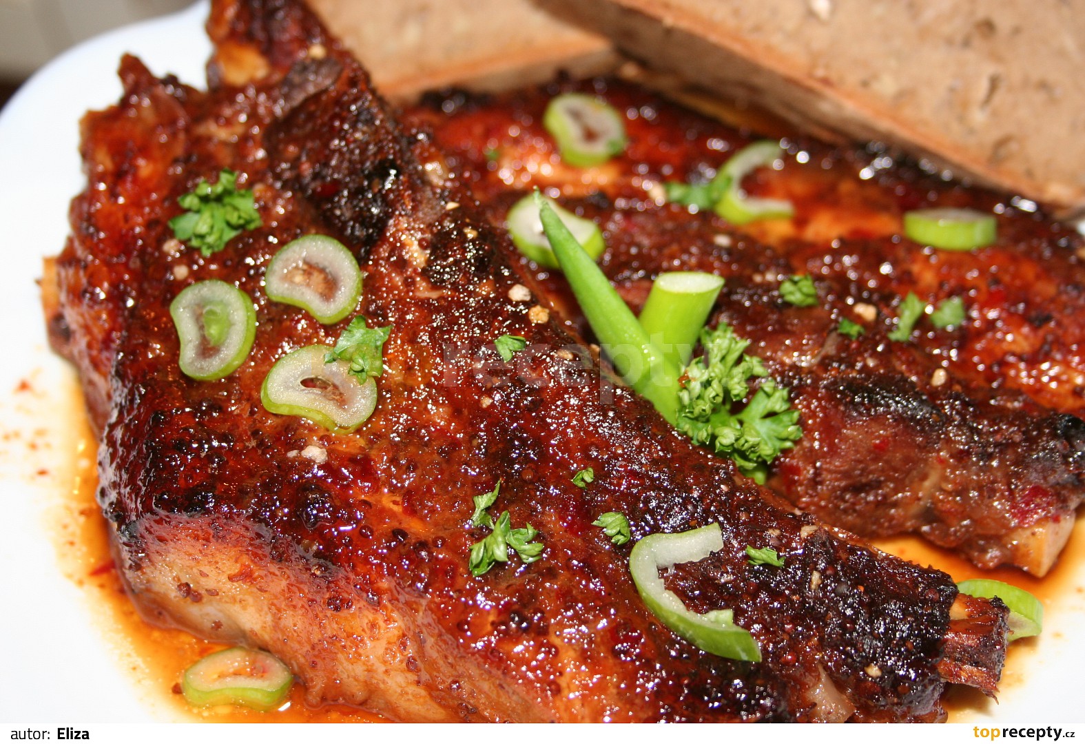 Pikantní medová žebra recept - TopRecepty.cz