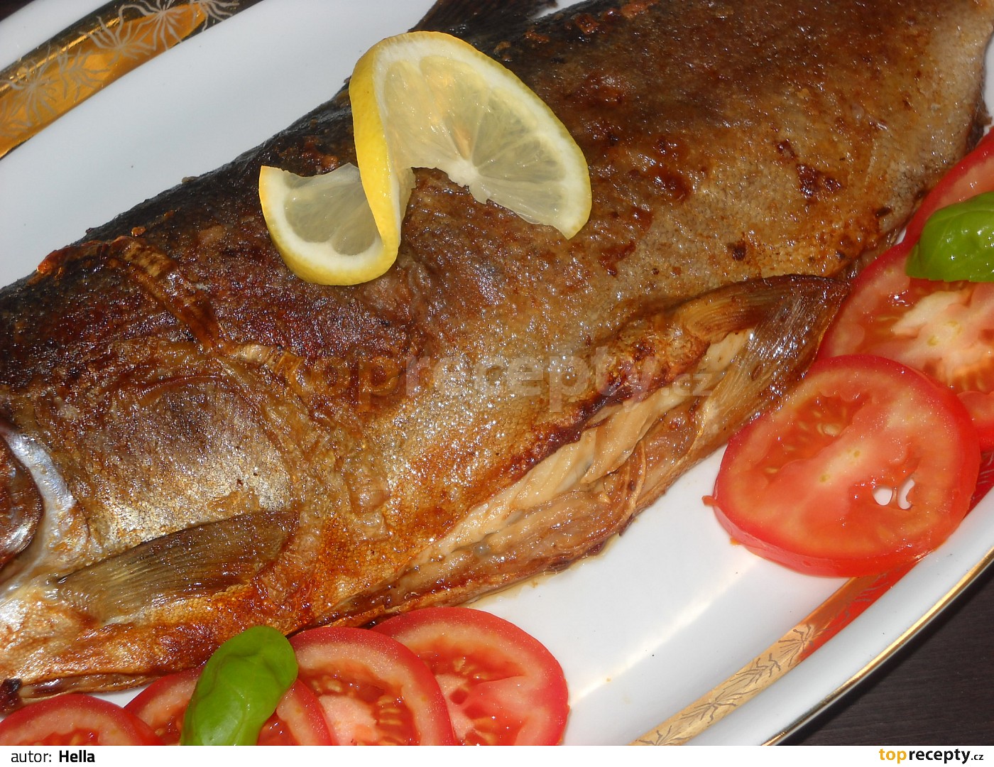 Pstruh pečený v troubě recept - TopRecepty.cz