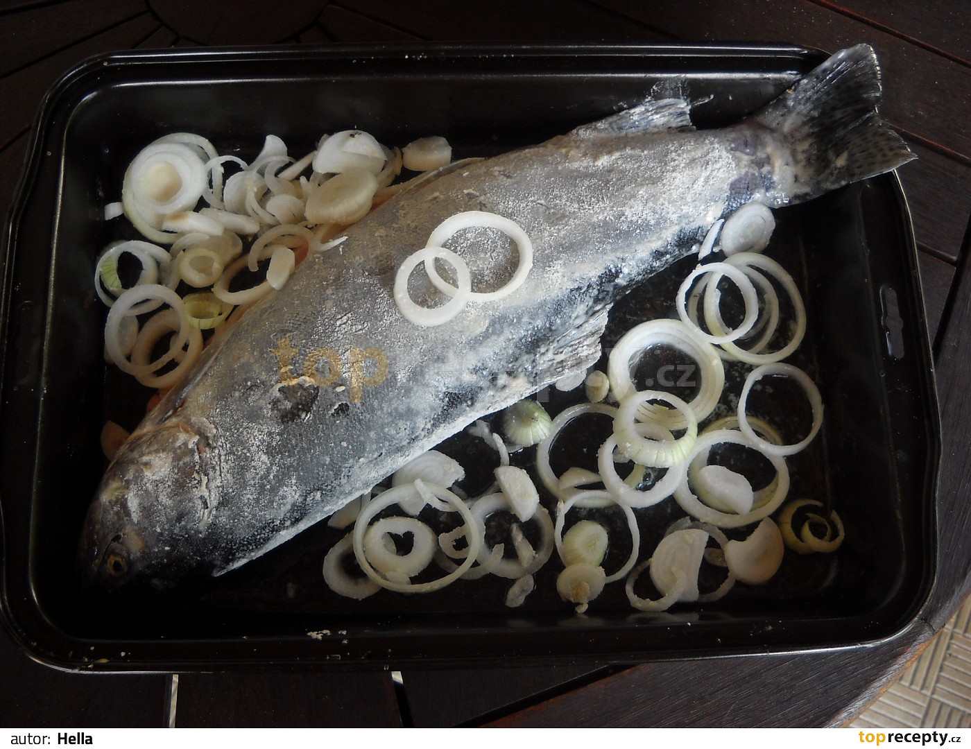 Pstruh pečený v troubě recept - TopRecepty.cz