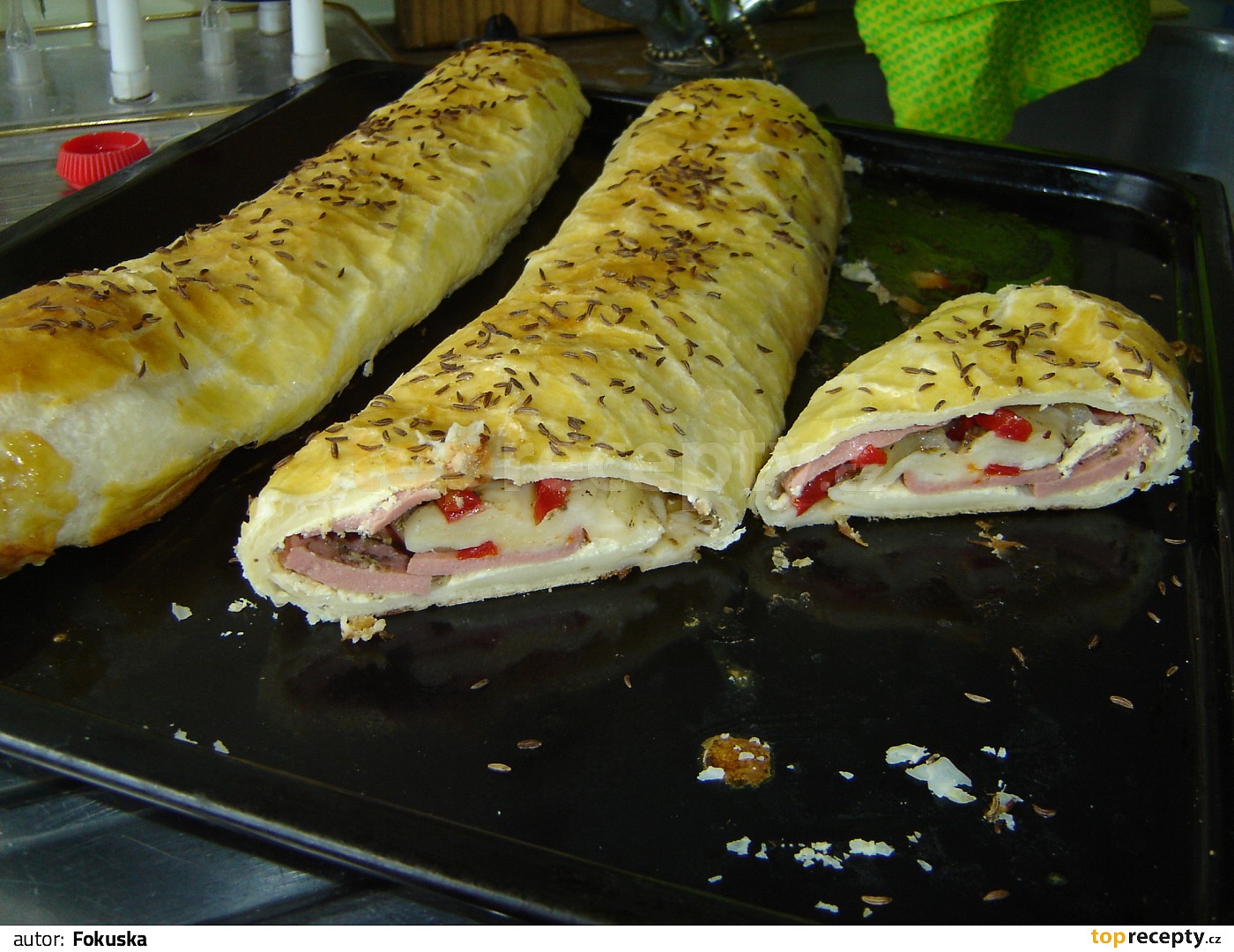 Slaný závin s tvarohovou náplní recept - TopRecepty.cz