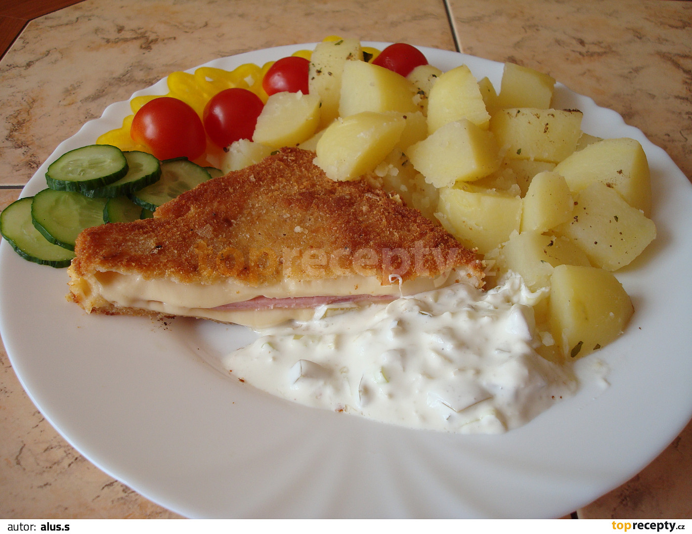 Smažený sýr se šunkou recept - TopRecepty.cz