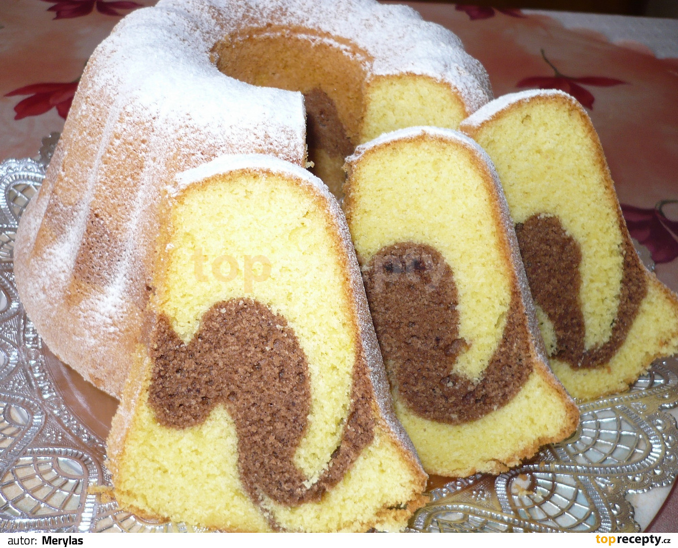 Třená dvoubarevná bábovka recept - TopRecepty.cz