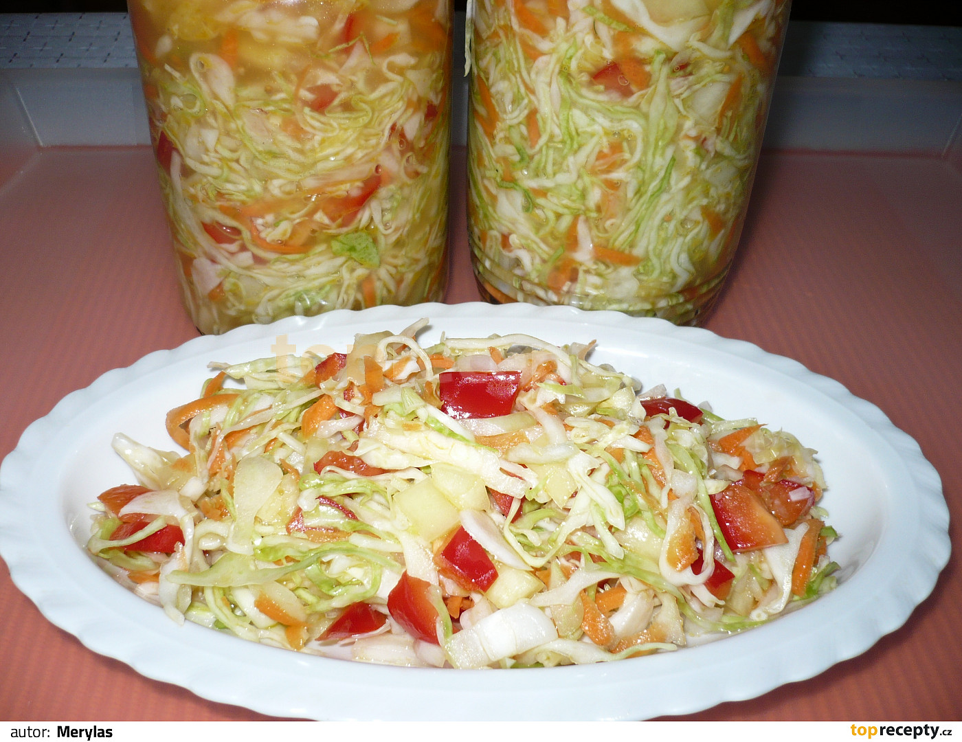 Zelný salát do zásoby recept - TopRecepty.cz