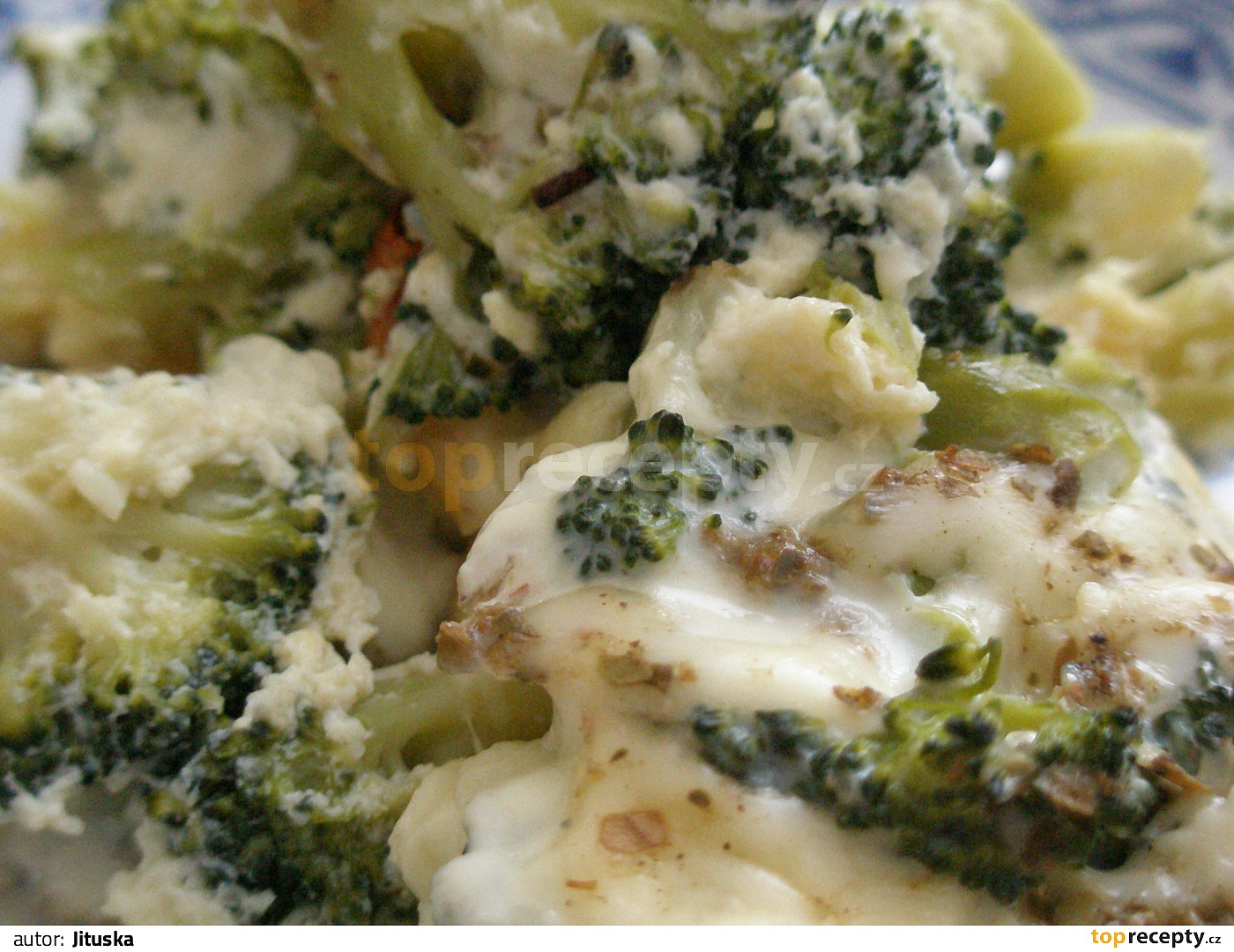 Brokolice zapečená se sýrem recept - TopRecepty.cz