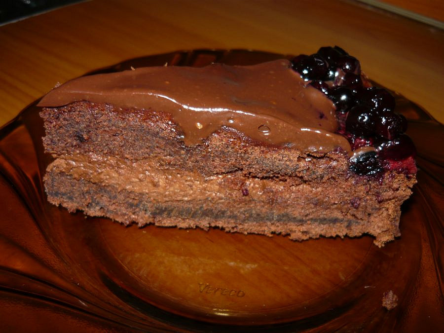 Čokoládový dort s borůvkami recept - TopRecepty.cz