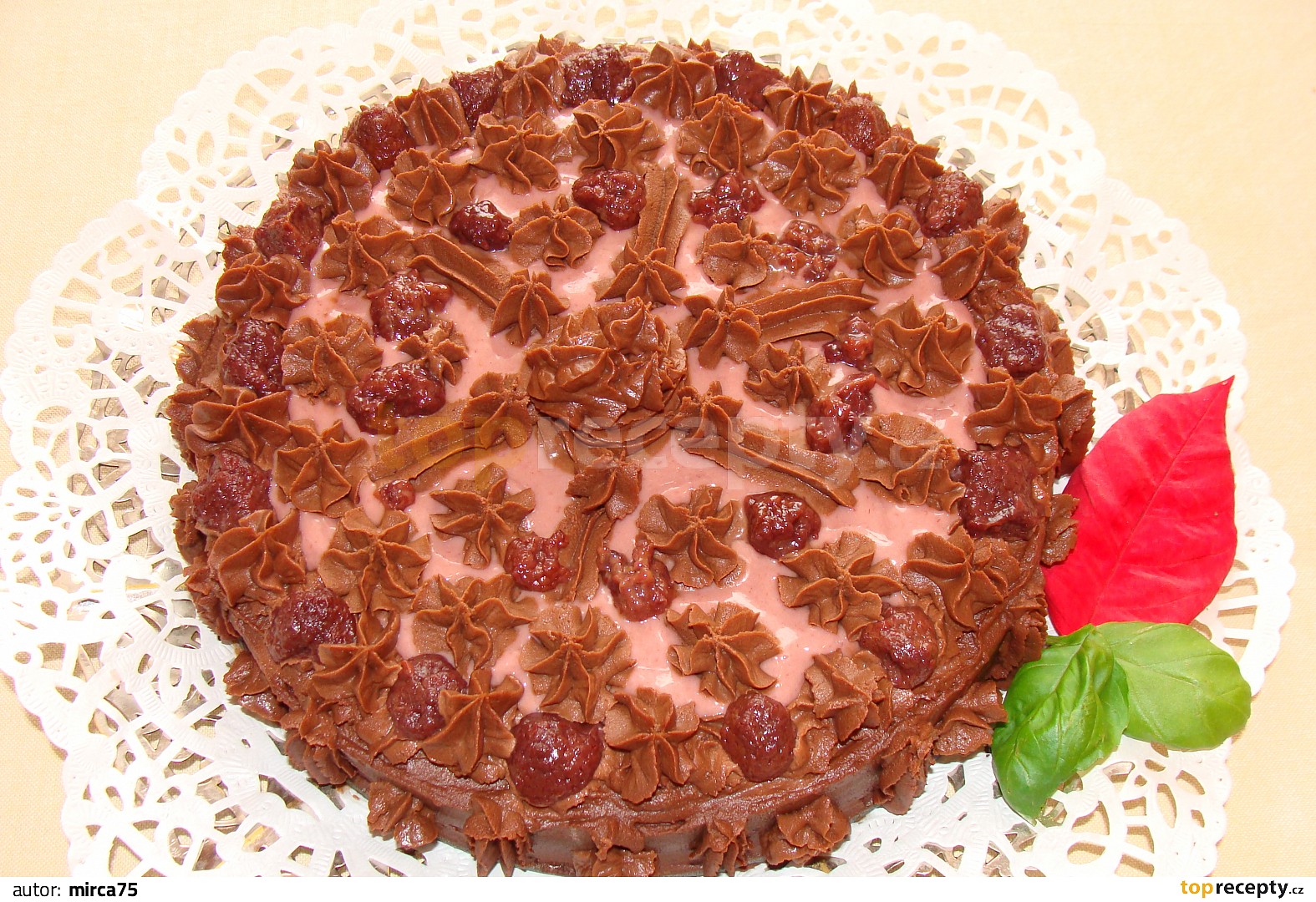 Čokoládový dort s borůvkami - TopRecepty.cz