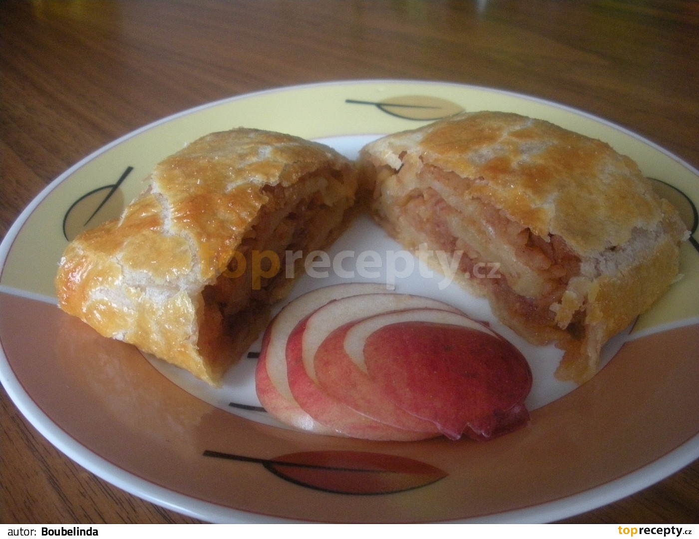 Jablkový závin recept - TopRecepty.cz