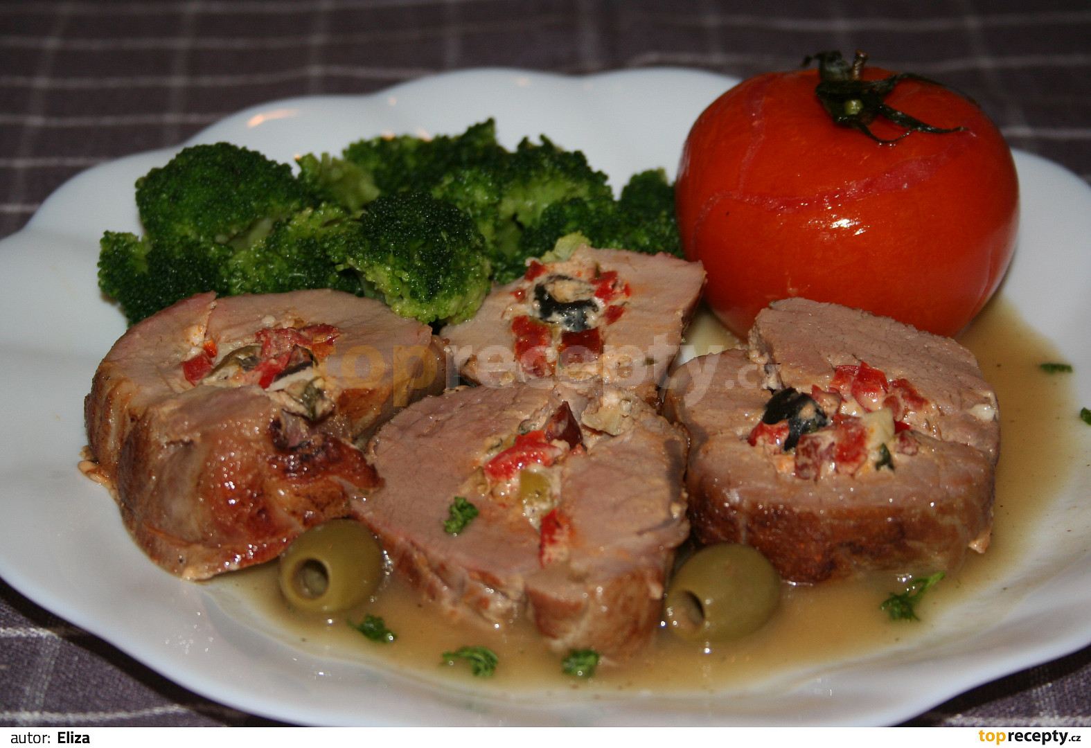 Roláda z panenky s pestrou náplní recept - TopRecepty.cz