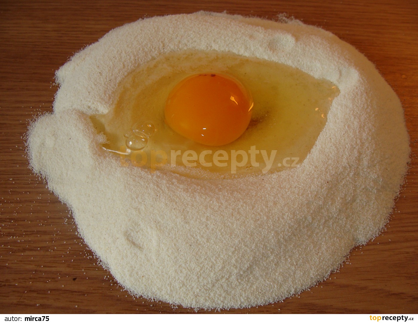 Strouhání / drobení / mrvenička - zavářka do polévky - TopRecepty.cz