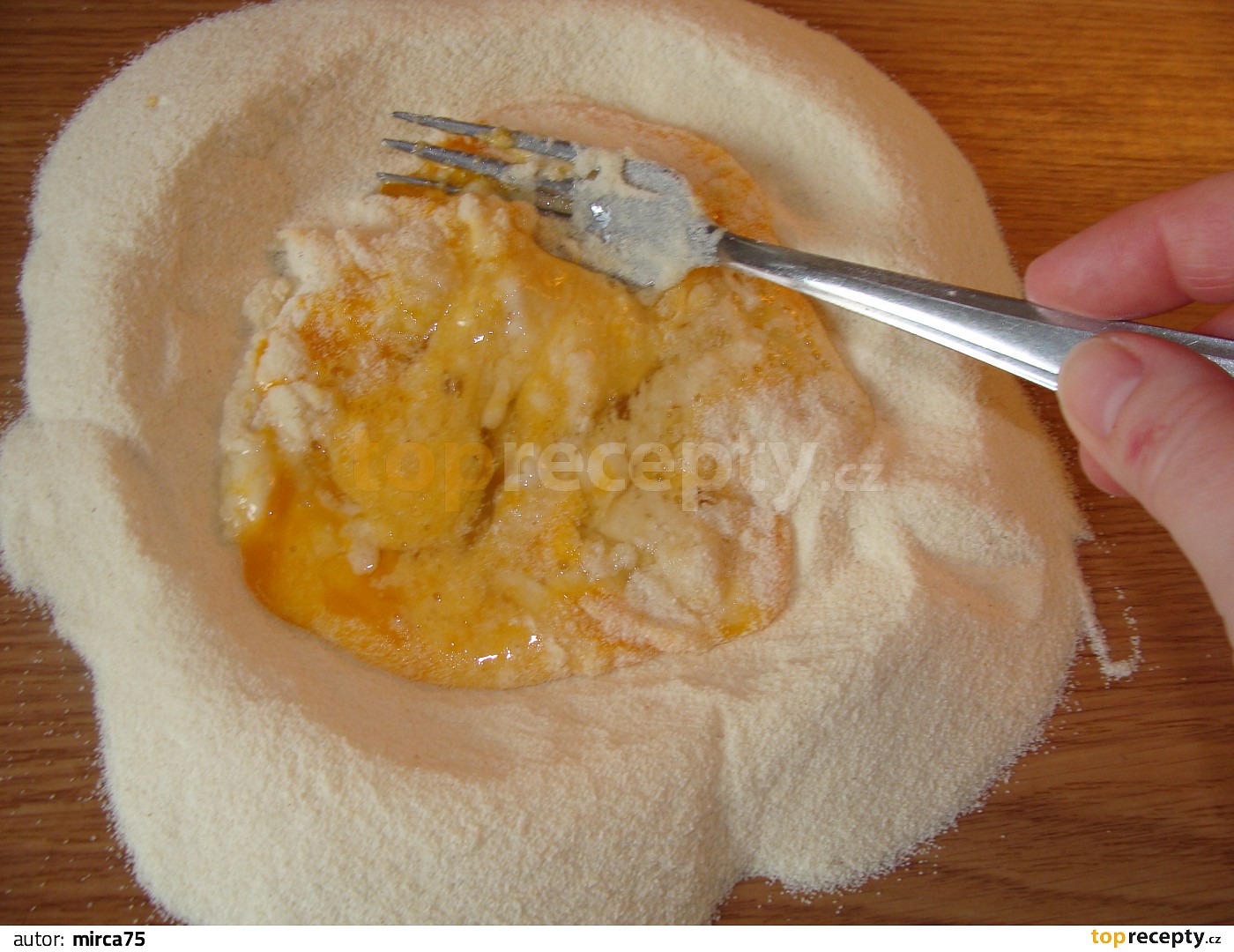 Strouhání / drobení / mrvenička - zavářka do polévky - TopRecepty.cz