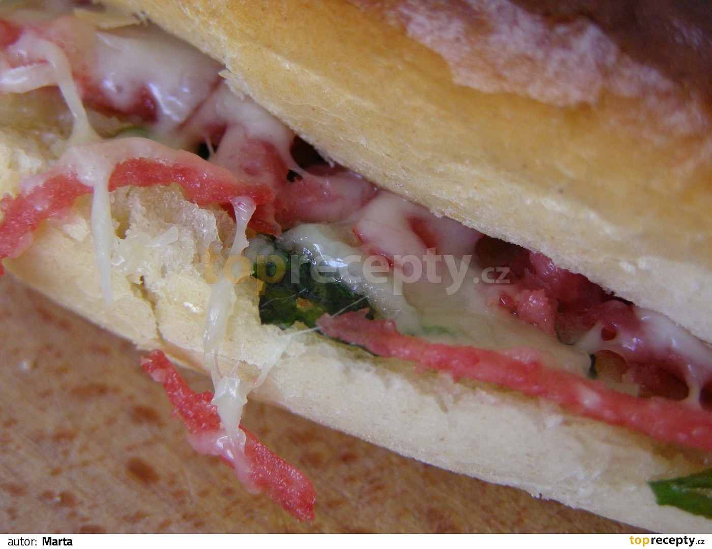 Zapečený rohlík recept - TopRecepty.cz