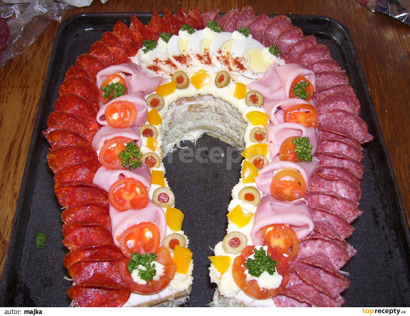 Slaný chlebový dort recept - TopRecepty.cz