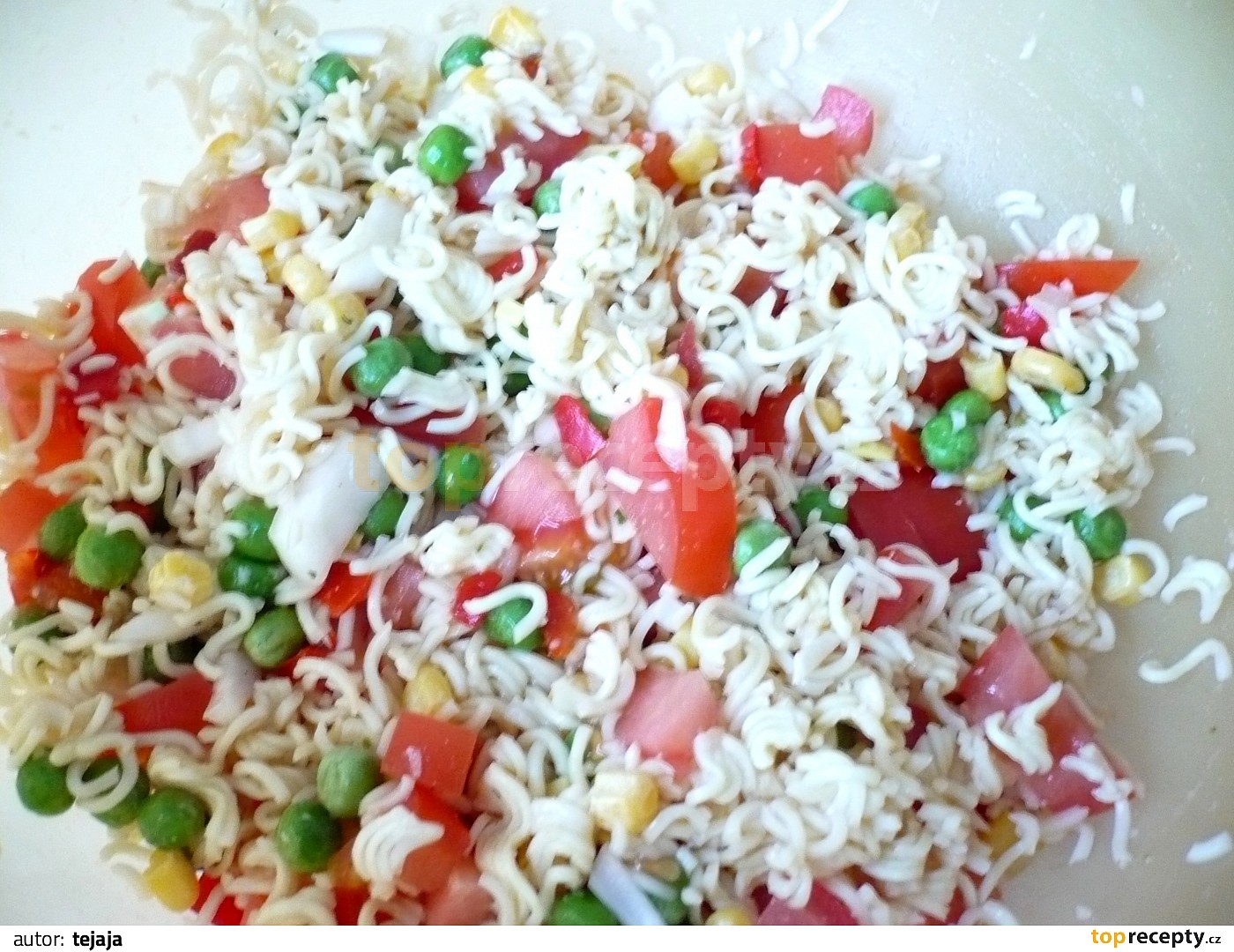 Těstovinový salát z instantních těstovín recept - TopRecepty.cz