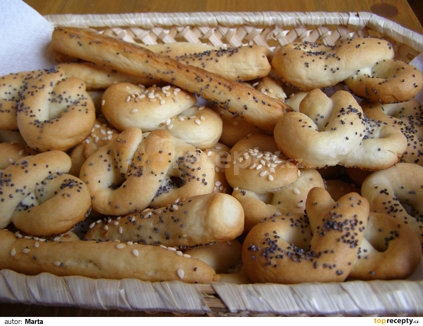 Pivní preclíky recept - TopRecepty.cz