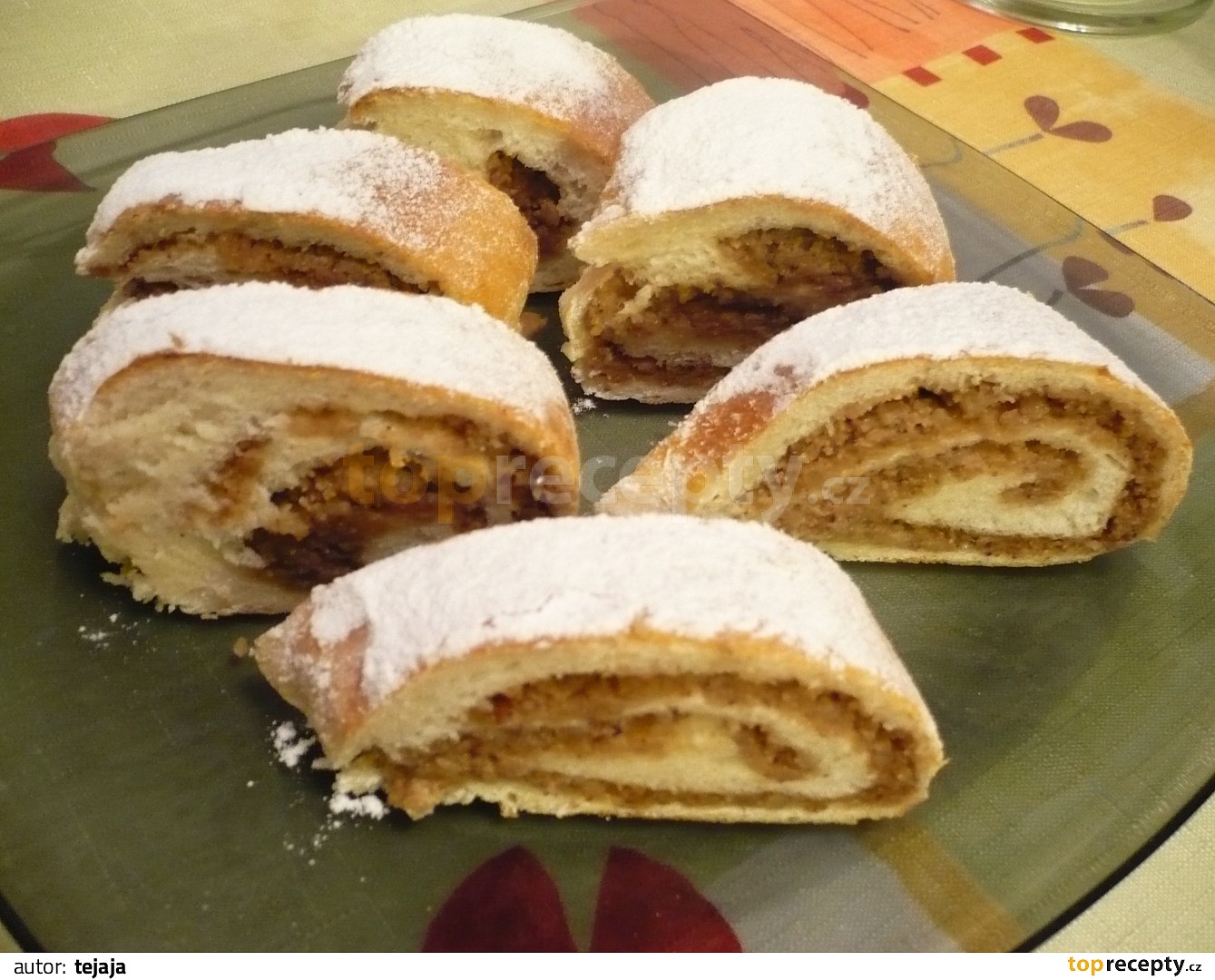 Ořechový závin recept - TopRecepty.cz