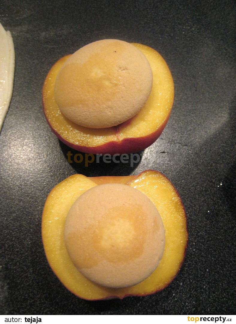 Broskve v lístovém těste - TopRecepty.cz