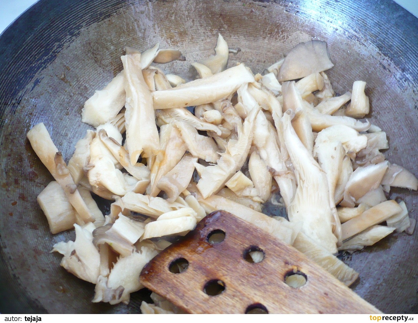 Hlíva ústřičná v čínském karamelu recept - TopRecepty.cz