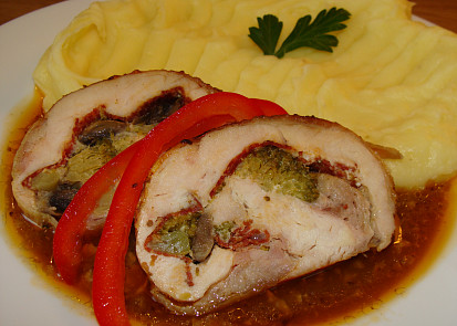 Kuřecí roláda s brokolicí - TopRecepty.cz