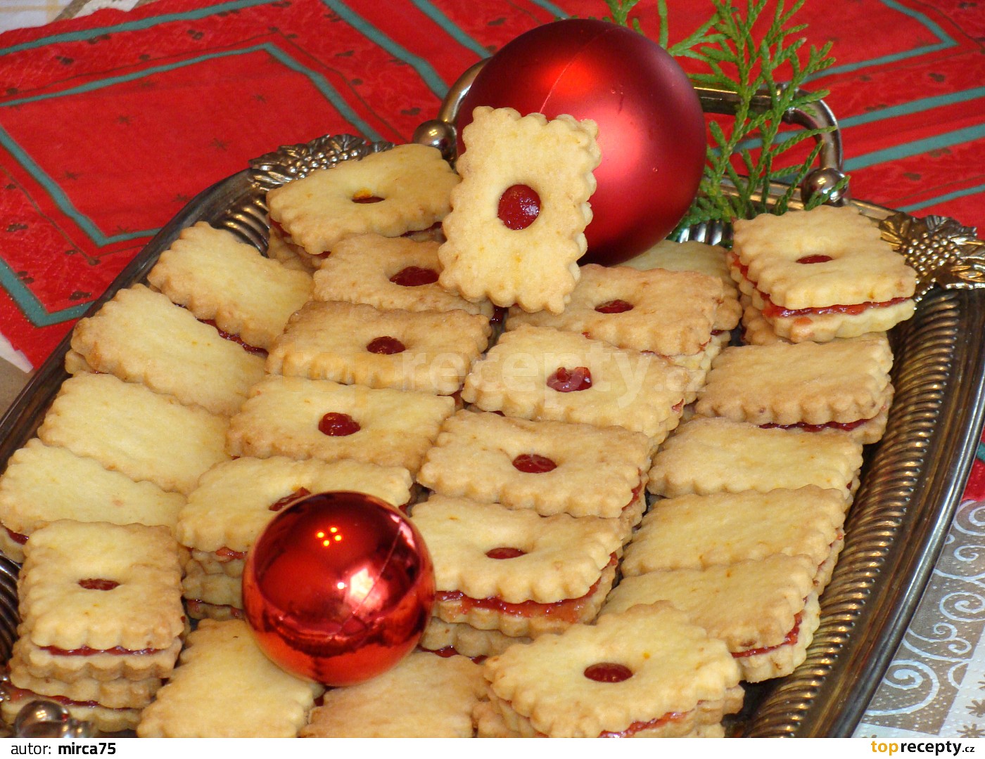 Linecké keksy recept - TopRecepty.cz