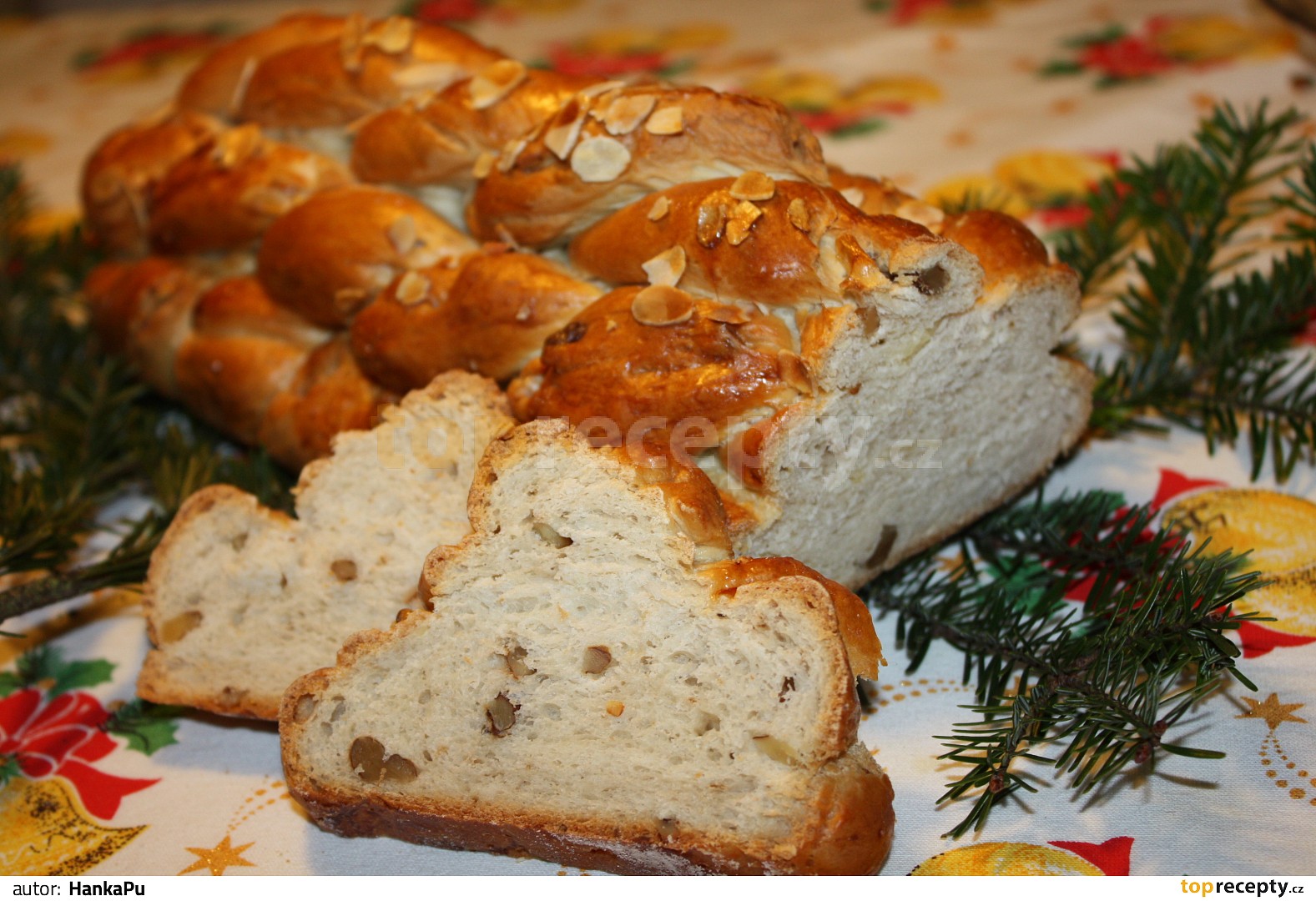 Vánočka z domácí pekárny recept - TopRecepty.cz