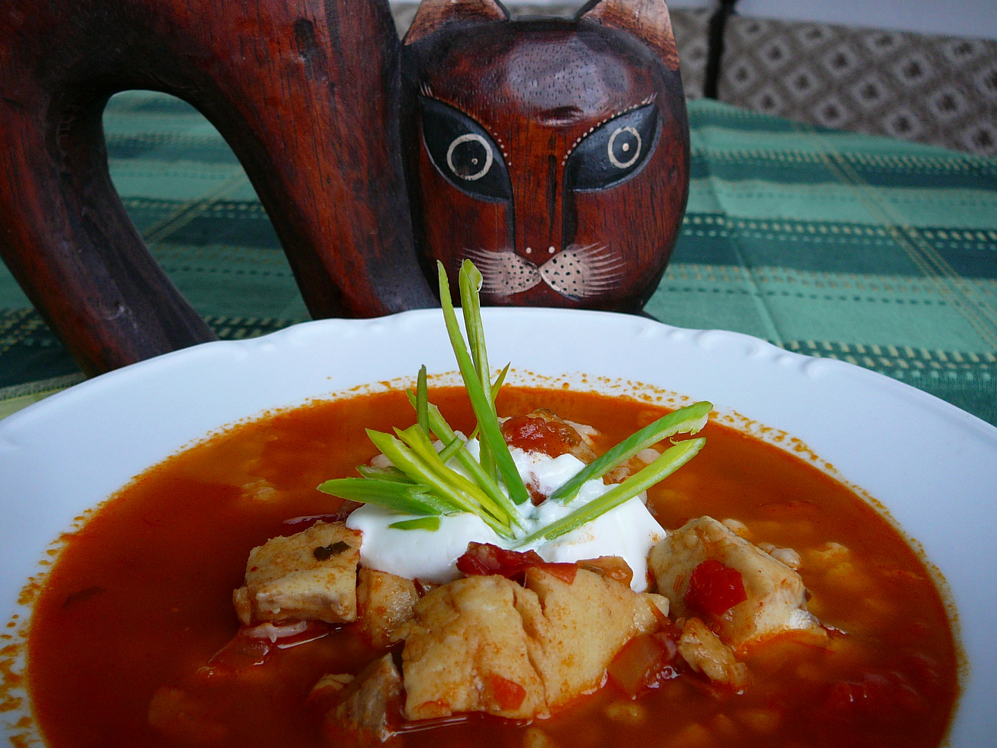 Halászlé - maďarská rybí polévka recept - TopRecepty.cz