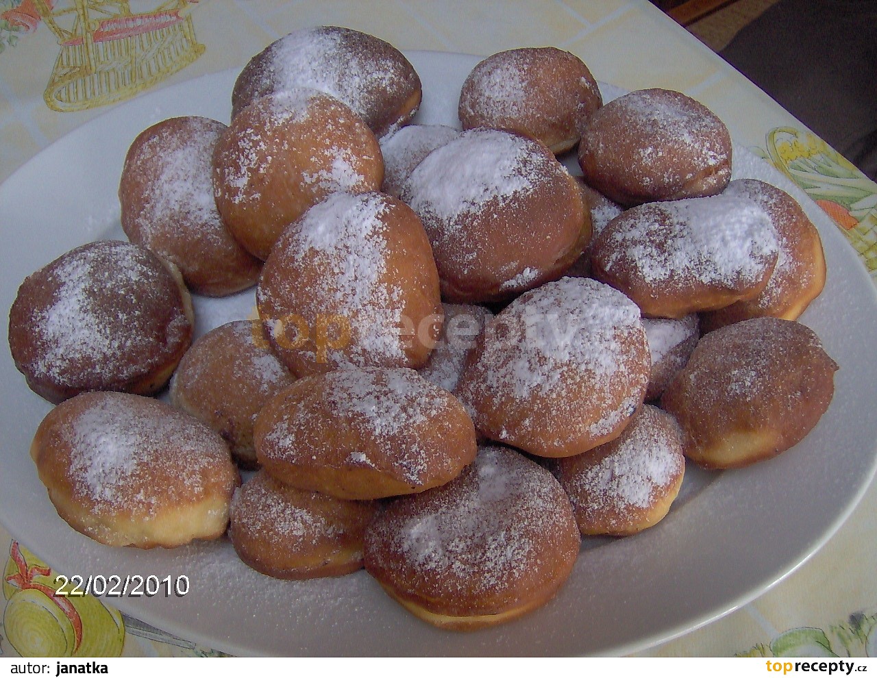 Nejlepší koblihy, jaké znám - TopRecepty.cz