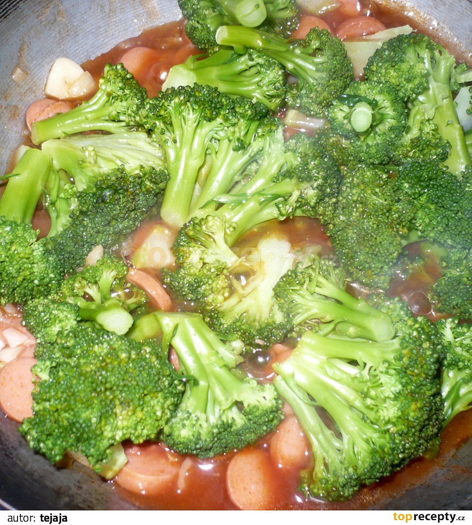 Brokolice s párkem - TopRecepty.cz