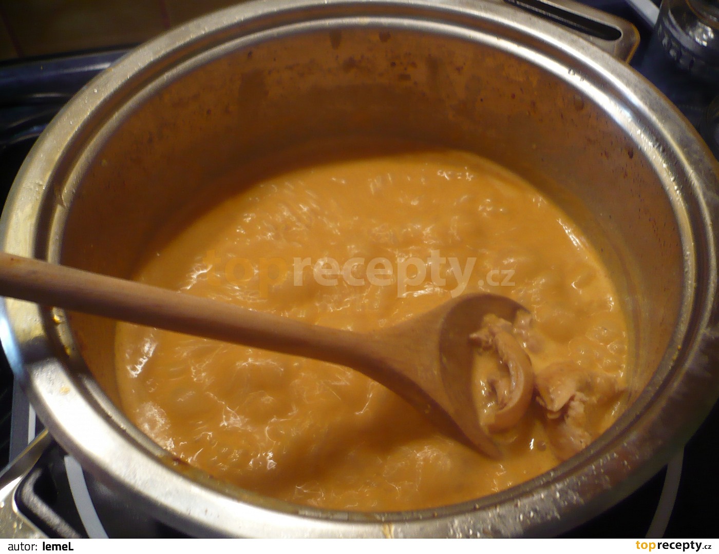 Kuře na paprice - TopRecepty.cz