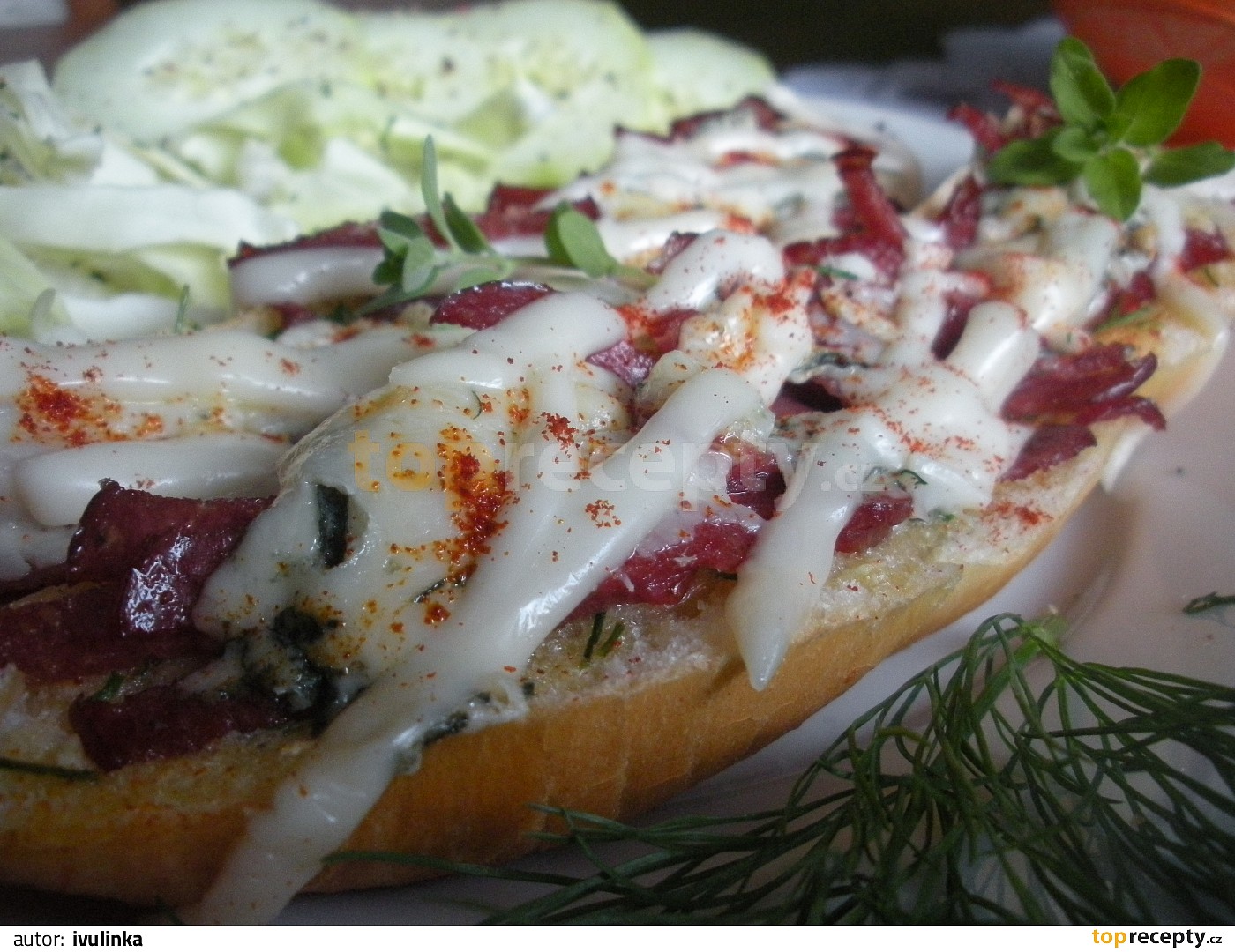 Zapečený rohlík recept - TopRecepty.cz