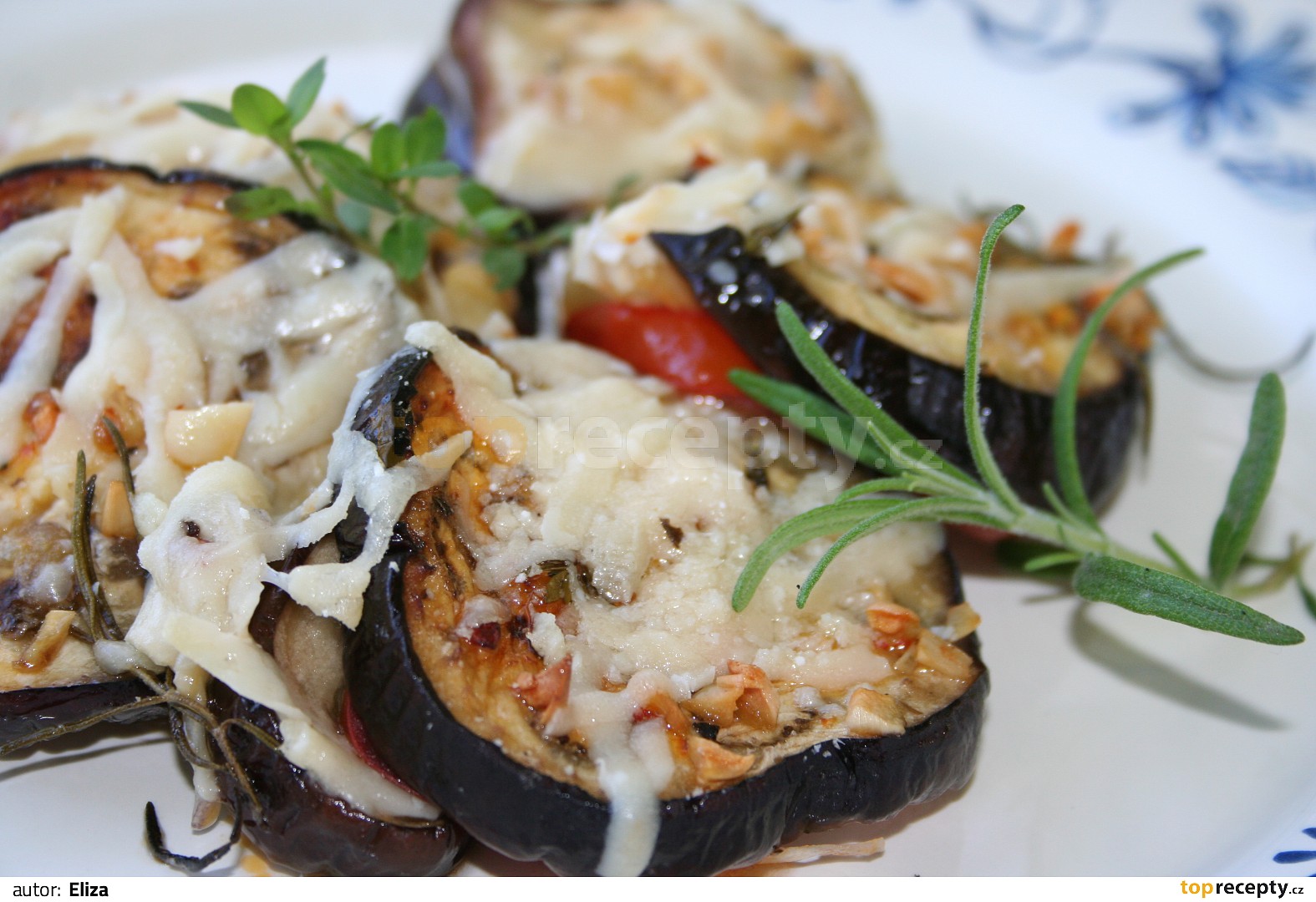 Lilek pečený recept - TopRecepty.cz