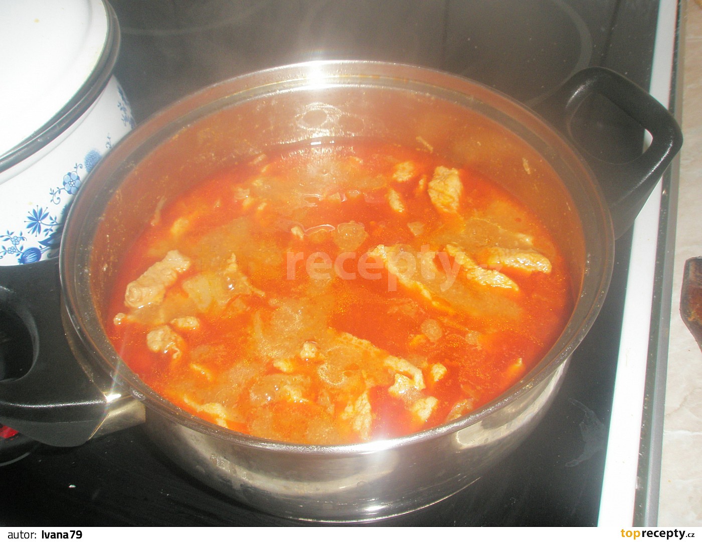 Maďarský kuřecí perkelt recept - TopRecepty.cz