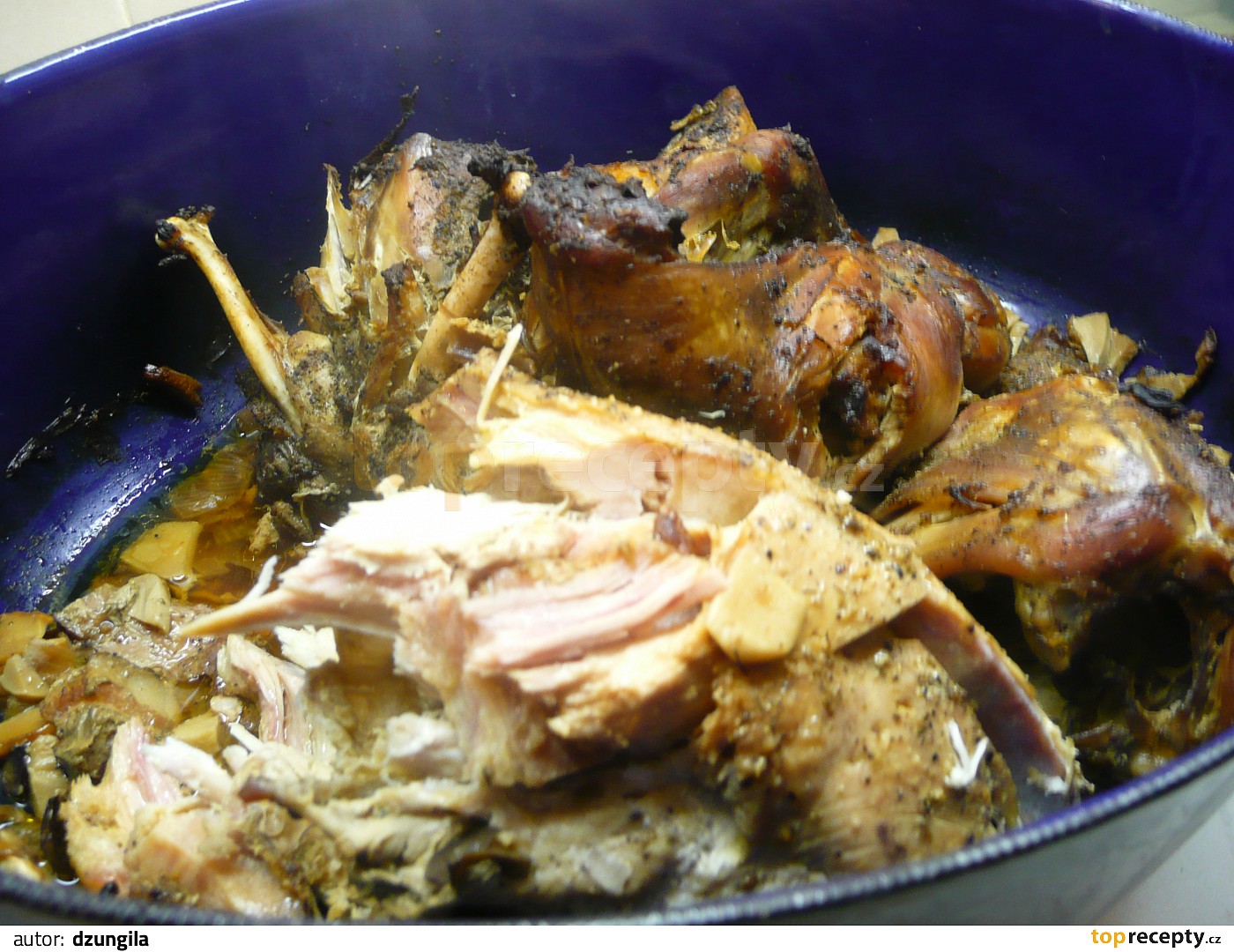 Pečený bažant na houbách recept - TopRecepty.cz