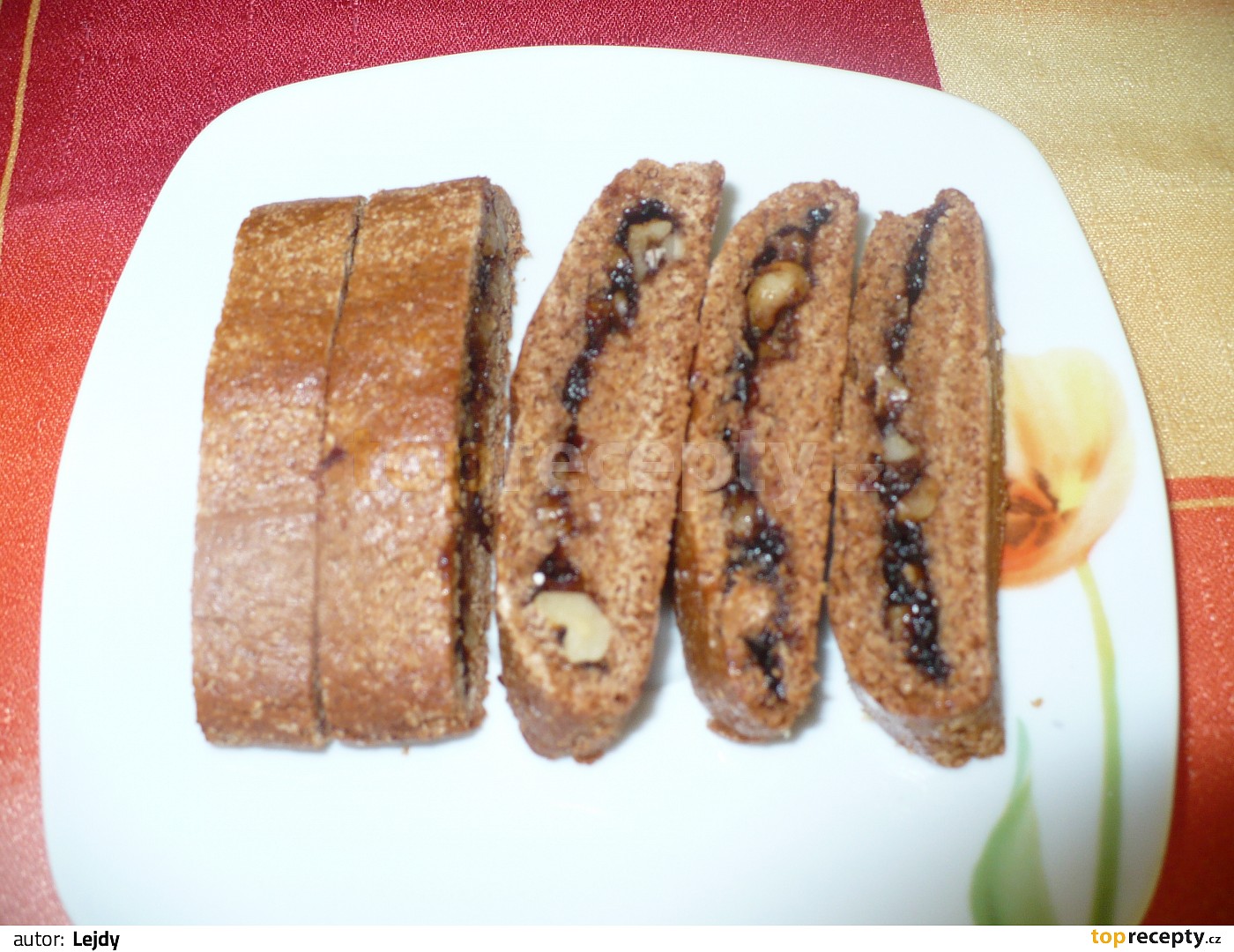 Perníkový závin s povidly recept - TopRecepty.cz