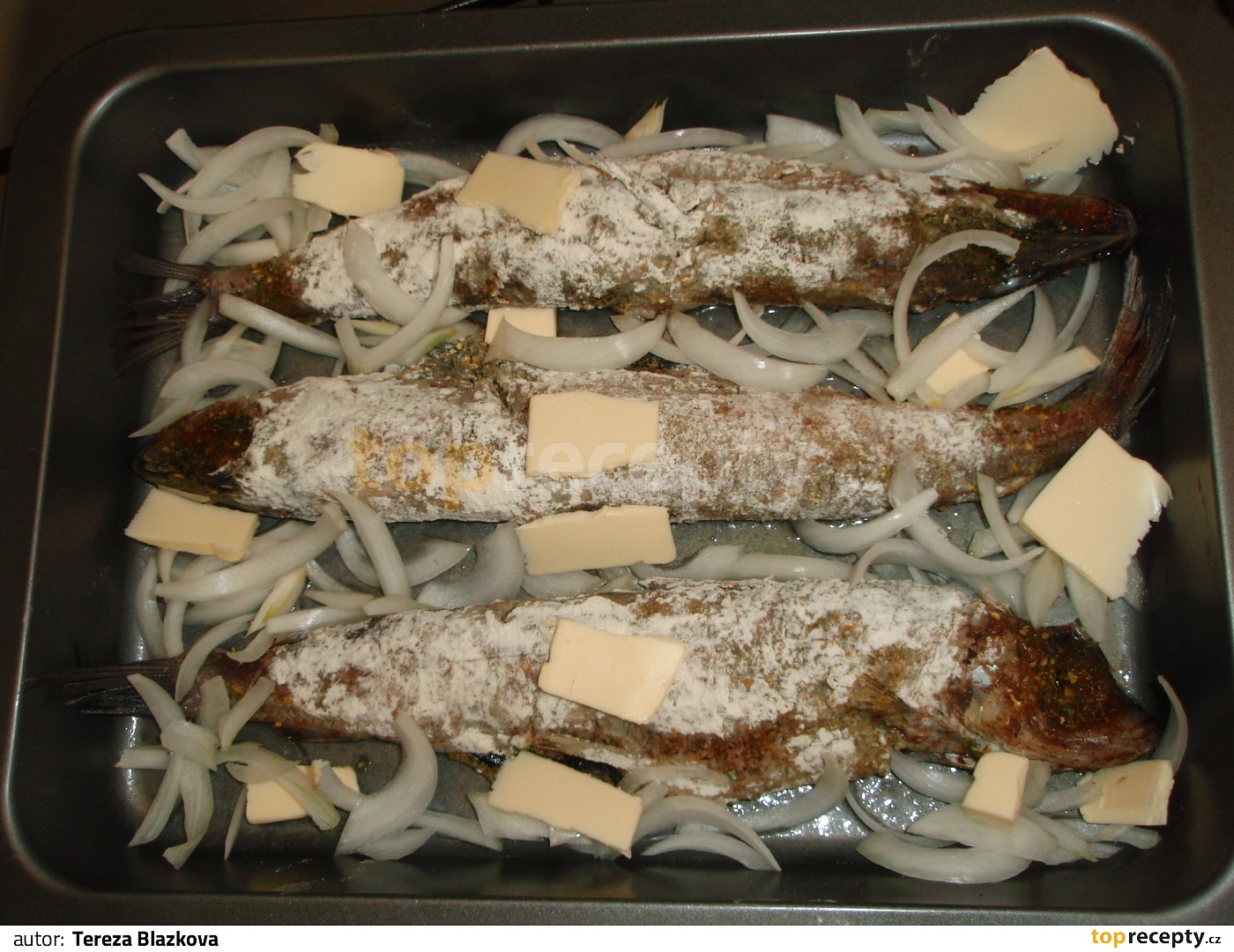 Pstruh pečený v troubě recept - TopRecepty.cz