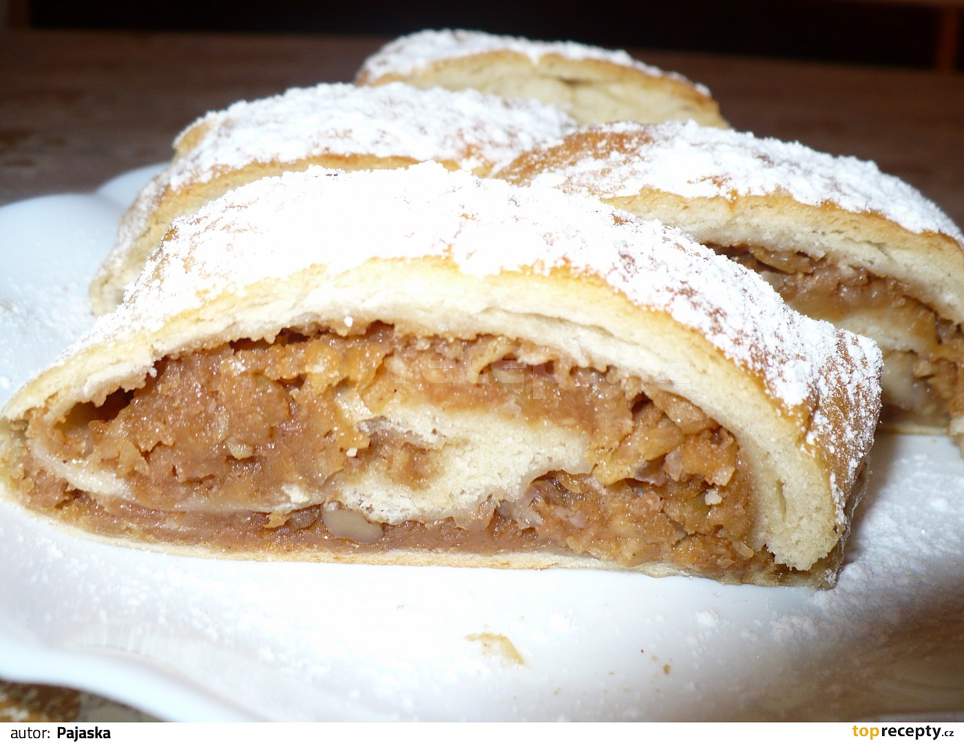 Jablkový rychlý závin recept - TopRecepty.cz