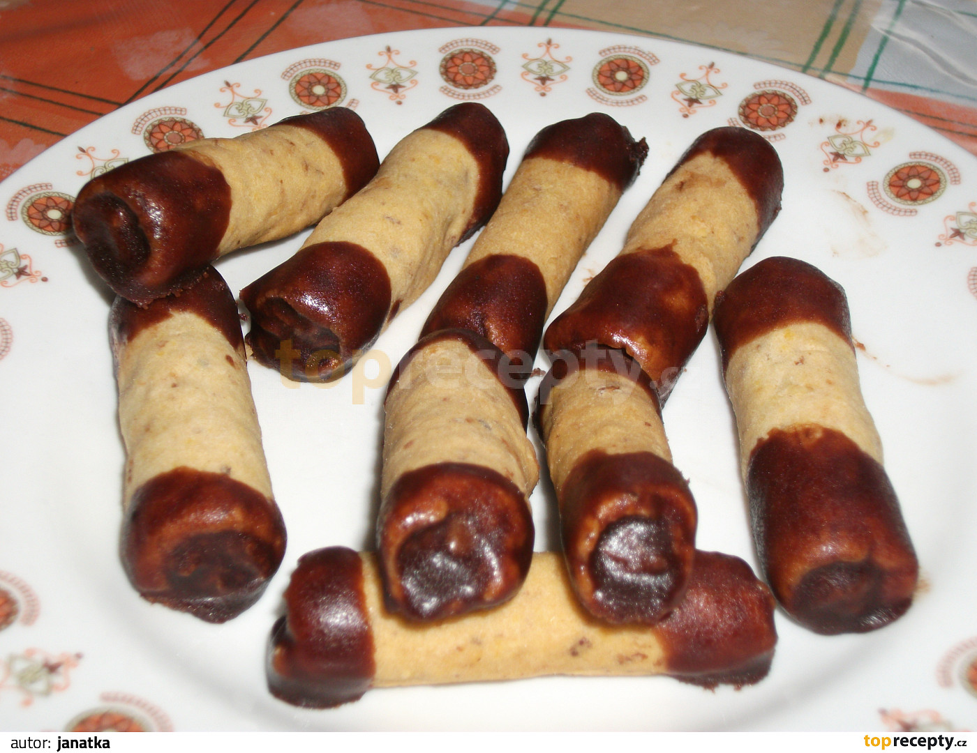 Hnědé trubičky recept - TopRecepty.cz