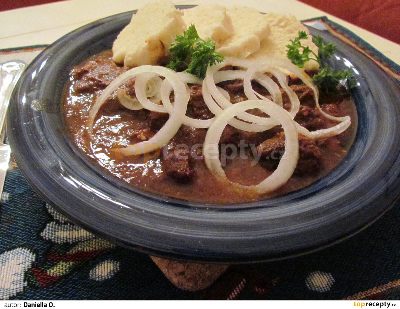Klasický hospodský guláš (vídeňský) recept - TopRecepty.cz