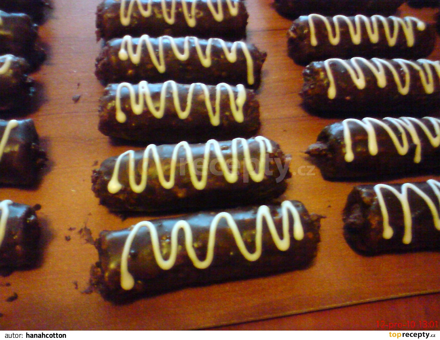 Ořechové nepečené trubičky - TopRecepty.cz