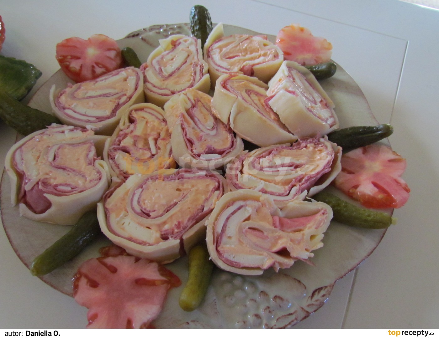 Plněná sýrová roláda recept - TopRecepty.cz