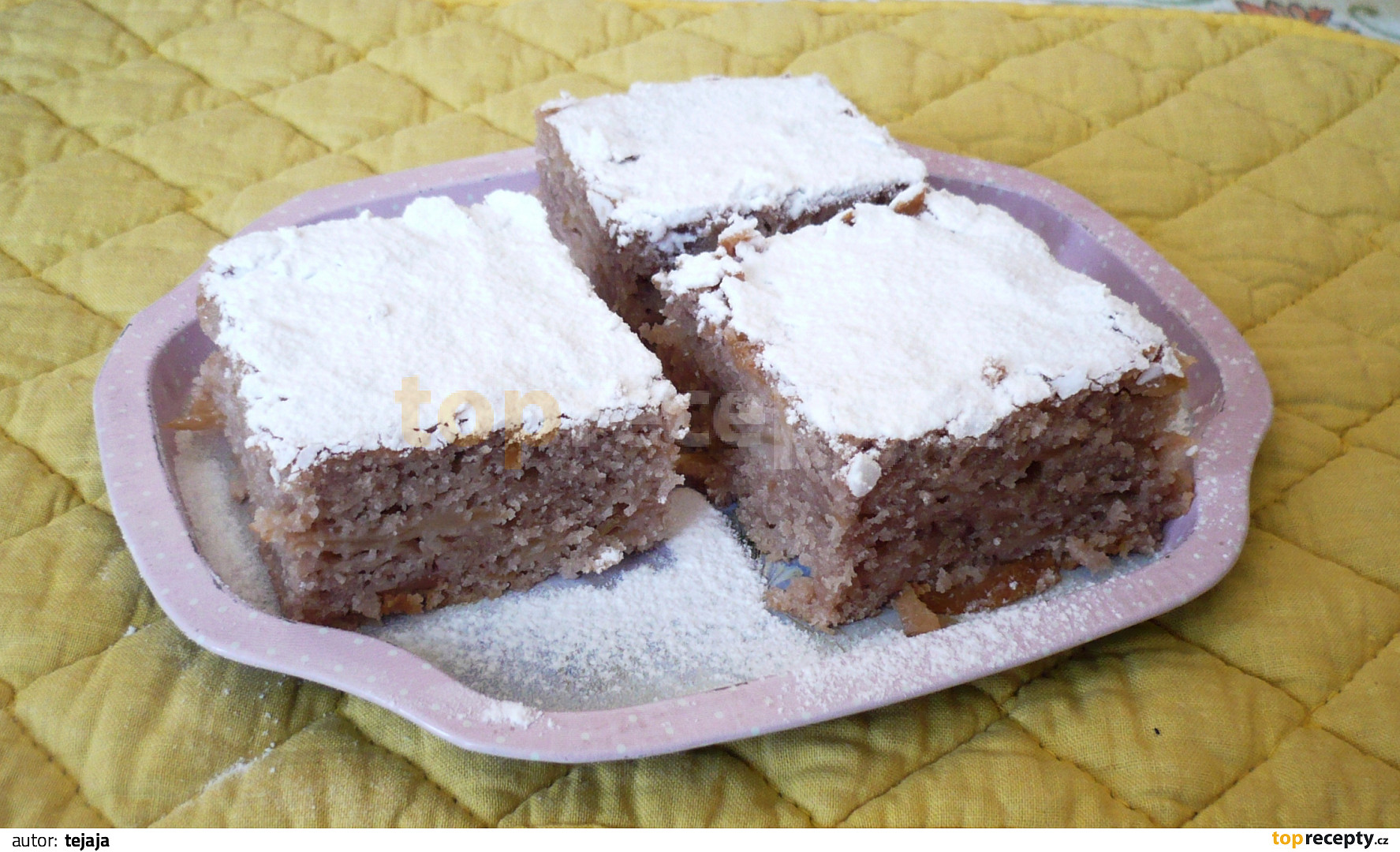 Buchta s jablky od babičky recept - TopRecepty.cz